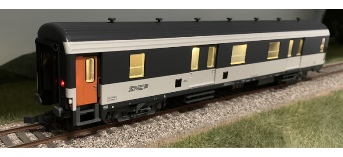 Réglette d'éclairage pour MC76 Roco - DECA6466 - Decapod - Accessoires ...